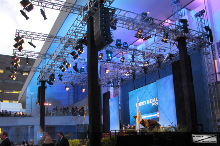 [STAGING SPOTLIGHT] Truss Roof Grids - Mountain NEWs